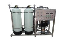 China 750LPH Industrial Reverse Osmosis Water System FRP Drinking Water Treatment Plant 220V for sale