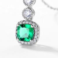 China Emerald Retro Pendant Clavicle Chain in 925 Silver with Pave Setting Inlay Technology for sale