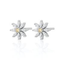 China 925 Sterling Silver 18K Gold Plated Flower Design Stud Earrings with Marquise Cut and Claw Setting for sale