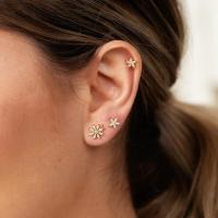 China 925 Sterling Silver 18K Gold Plated Flower Design Stud Earrings with Marquise Cut and Claw Setting for sale