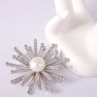 China Snowflower White Pearl and White CZ Handmade Fashion Brooches For Women for sale