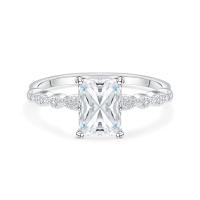 China Vintage Handmade 18K Gold Baguette Cut Stone Engagement Ring Vintage Style for Women for sale