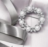 China Gold Plated Leaf Circle White Pearl Brooch 925 Silver Luxury Brooches For Women for sale