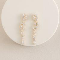 China Cluster Drop Bridal Statement Earrings White Cubic Zircon Brass Earrings Customized for sale