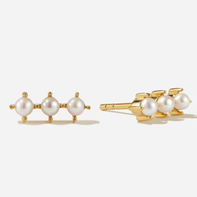 China 18K Gold Plating Pearl Stud Earrings Sterling Silver with Customized Logo for sale