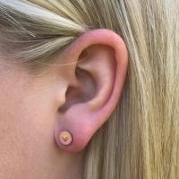 China 925 Sterling Silver 8mm Heart Stud Earrings with Pink Enamel for sale