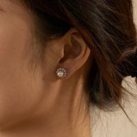 China 925 Sterling Silver Flower Design Earrings with Micro-Inset Zircon and 14K Gold Plated Korean Style Stud Earrings for sale