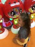 China Kids Capsule Toy Prize Game Machine 52×60×120cm 220V/60W with CE Certification for Arcades and Shopping Malls for sale