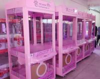 China Dreamland Arcade Toy Crane Machine 90x80x200 cm CE Certified Claw Vending Gift Machine for sale