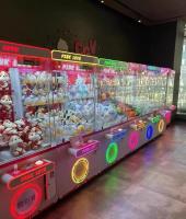 China Coin Operated Transparent Doll Machine 800x860x2200mm CE Certified Claw Crane for sale