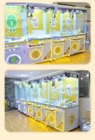 China Dreamland Coin Operated Claw Machine 85x80x195cm Arcade Crane Game for Indoor Game Center for sale