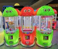 China Dreamland Coin Operated Claw Crane Machine 72x72x175cm CE Certified Plush Toy Grabber for sale