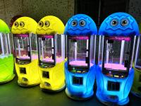 China Dreamland Coin Operated Claw Machine 72x72x175cm Plush Toy Crane Game for Arcade for sale