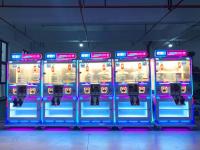 China Dreamland 2024 Coin Operated Claw Crane Machine 80x50x180 cm CE Certified Prize Vending Game for sale
