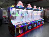 China Dreamland Coin Operated Clip Prize Vending Machine 85x100x210cm CE Certified for sale