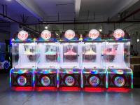 China Dreamland Coin Operated Clip Prize Vending Machine 85x100x210cm CE Certified for sale