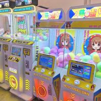 China Dreamland Coin Operated Kids Capsule Toy Vending Machine 50x58x140cm 220V for sale