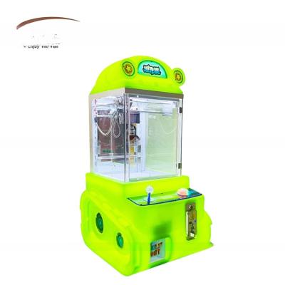 China Dreamland Kids Fun Coin Operated Doll Catcher Machine 55x47x110 cm CE Certified for sale