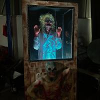 China Mirror Beauty Haunted Mansion Props With Scary Sound Control Customized Size for sale