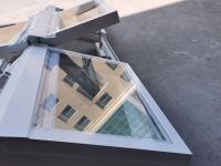 China Modern Design Roof Retractable Automatic Awning Tempered Glass Skylight for sale