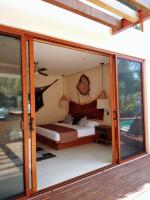 China Custom Glass Aluminum Sliding Front Entry Door 5mm Double Glazed Thermal Break for sale