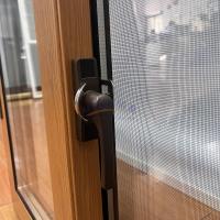 China Energy Efficient Aluminum Sliding Window with Wood Grain Finish and Stainless Steel Screen Netting 5mm+12A+5mm for sale