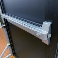 China Black Aluminum Single Pivot Door 2.0mm Thickness 800x2100mm Customizable for sale