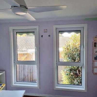 China 1.4mm Profile Thickness Casement Window Durable and Functional Design for Supermarket for sale