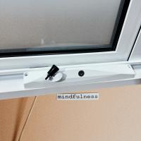 China Customized Modern Aluminum Awning Window for Good Sound Insulation and High Strength for sale