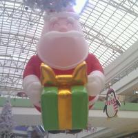 China Bestselling Giant customized inflatable Santa Claus advertising characters inflatable Christmas man in various shapes on sale for sale