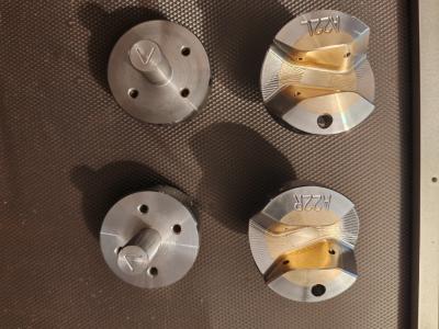 China 131210273 A22R RH SLIDING PAD 131210272 A22L LH SLIDING PAD for sale