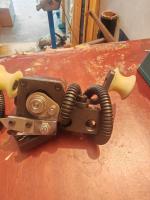 China BE235170 WASTE SELVEDGE CUTTER LHS BE235169 WASTE SELVEDGE CUTTER RHS   for sale