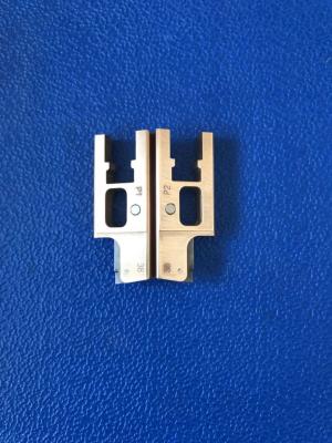 China STAUBLI SPINNING AUTOMATIC DRAWING-IN MACHINE TUNGSTEN STEEL SPLITTING CUTTER Z24014620 Z24014720 for sale