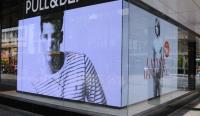 China Shop SMD1921 Transparent Display Screen 1000x500mm 32789 Dots /M2 Glass Video Wall for sale