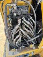 China Upgraded Used XCMG XE75DA 7.5 Ton Mid-Size Excavator New Generation Appearance Digital Instrument Panel Enhanced Engine for sale