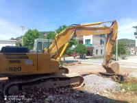 China Operational Used KATO HD820-6 20 Ton Medium Crawler Excavator Complete with Hydraulic Breaker Attachment Strengthened Boom for sale