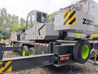 China Field-Deployable Used ZOOMLION ZTC300V 30 Ton Mobile Crane V-Series Platform Dual Swing Motor Efficient Slewing for Steel for sale