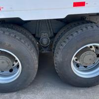 China Adaptable Used 6x4 Howo 371HP Truck Mounted Crane Dump Tipper Vehicle Self-Loading Equipment for sale