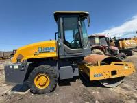 China Used XCMG XS65 Single Drum Vibratory Roller 2130mm Drum 140kW Engine 6500kg Operating Mass Soil Compactor for sale