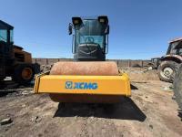 China Used XCMG XS65 Single Drum Vibratory Roller 2130mm Drum 140kW Engine 6500kg Operating Mass Soil Compactor for sale