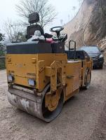 China Used XCMG XMR30E Compact Mini Road Roller 1050mm Double Drum Vibratory 3000kg Operating Mass Diesel Engine for sale