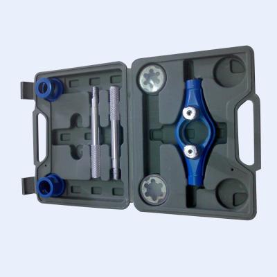 China Malleable Iron Steel Manual Conduit Threading Die Set 20mm 25mm 32mm with Electro Galvanized Handle for sale
