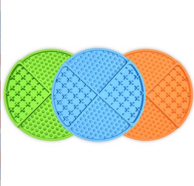 China Multifunction silicone Dog Licking Mat With Suction Cups for sale