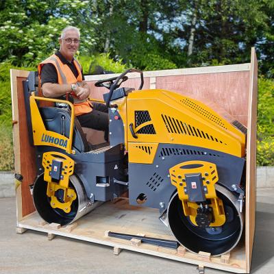 China 3 Ton Small Ride-On Vibrating Compactor Road Roller with Double Drum Core Components Engine & Pump for Compact Road Work for sale