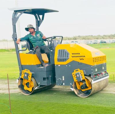 China New 3 Ton Vibratory Mini Road Roller Compactor Machine Tire Road Roller for Asphalt Compaction for sale