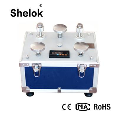 China Digital LCD electro oil portable hydraulic pressure calibrator 0 ~ 60MPa for sale