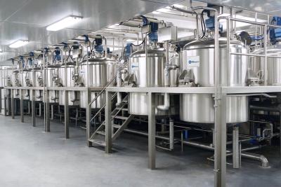 China 2000L Cosmetic Emulsifier Mixer 3000 RPM Homogenizer for Liquid Cream 316L Stainless Steel for sale