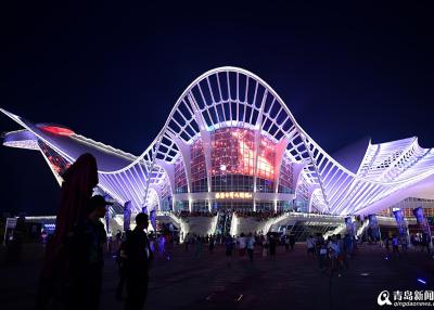 China Digital Signs Led Transparent Screen Shopping Center See Through Led Panel P25 for sale