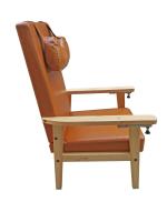 China 1 Seat Wooden Nursing Home Chairs Padded Leather Customized Home Care Chair for sale
