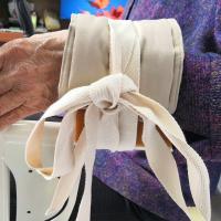 China Applicable Scene Hospital Home Nursing Home Disabled Nursing Aids Moderate Hardness Elderly Safety Restraint Wrist Straps for sale